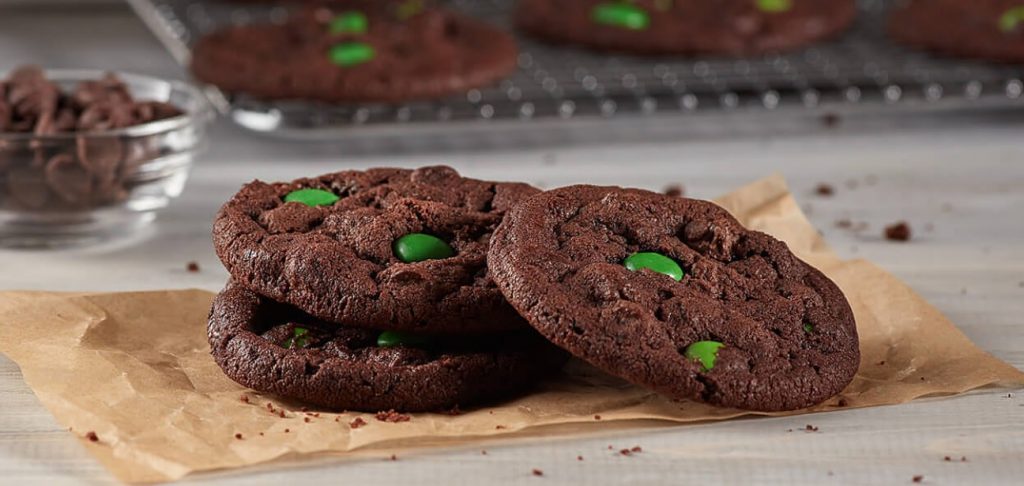 Zaxby's Bakes Up New Cosmic Chocolate Cookie - The Fast Food Post