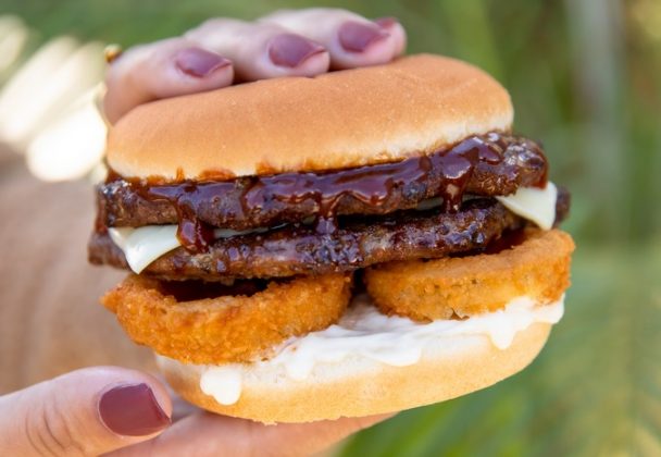 Carl's Jr. Welcomes Back A1 Steakhouse Angus Thickburger Alongside New ...